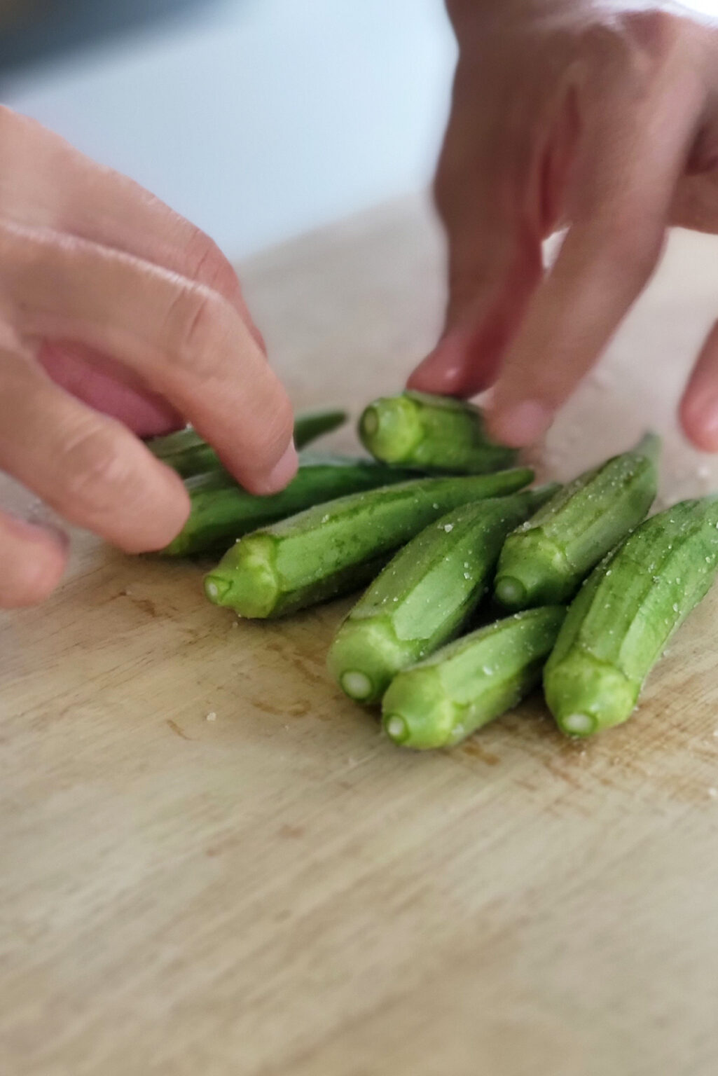 Japanese Style Seasoned Okra (Vegan) - Plant-Based Matters